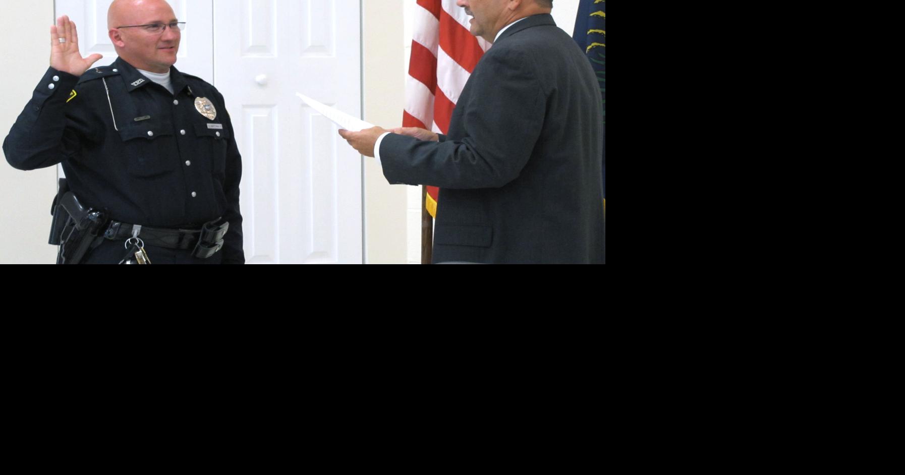 Vine Grove police chief sworn in | Local News | thenewsenterprise.com