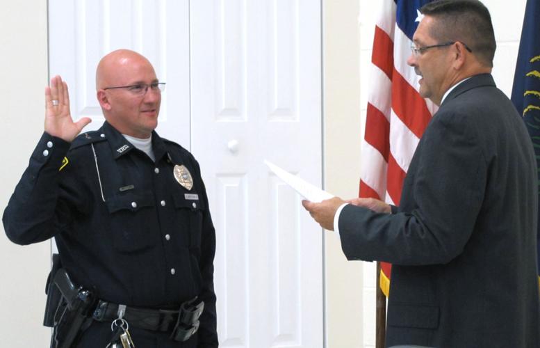 Vine Grove police chief sworn in | Local News | thenewsenterprise.com