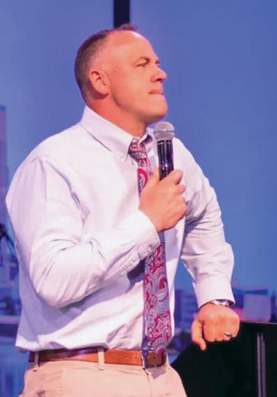 Pastor survives 30-foot fall, preaches two days later | Worship ...