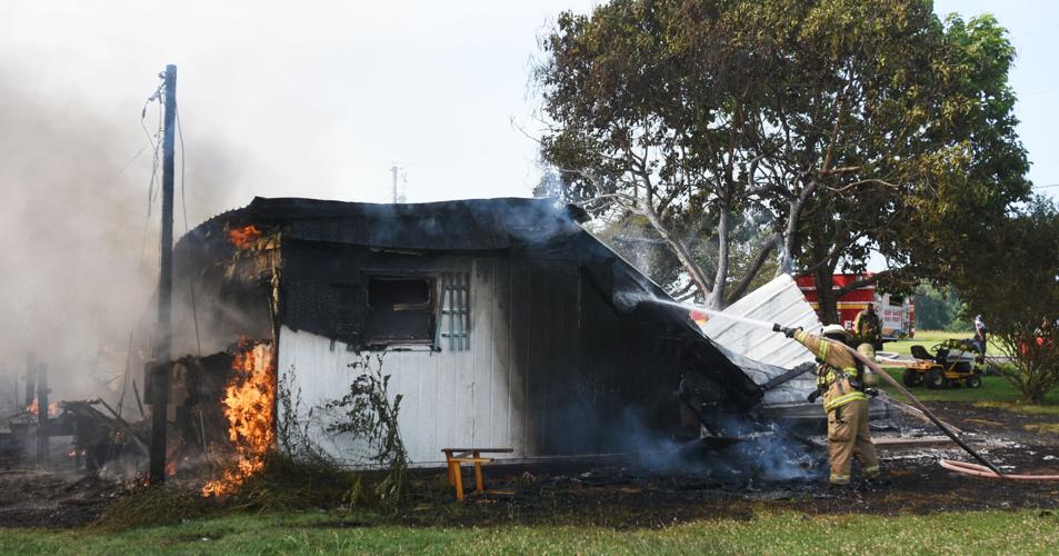 Fire destroys mobile home | Local News | thenewsenterprise.com