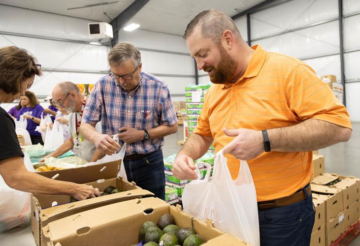 Hunger Action Day celebrated at new Feeding America Bowling Green hub ...
