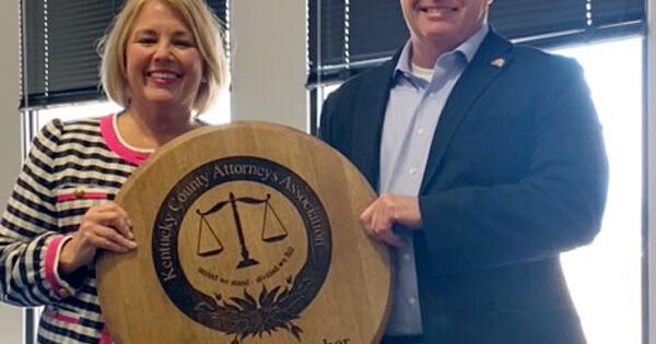 Bratcher receives award from county attorneys | Local News ...