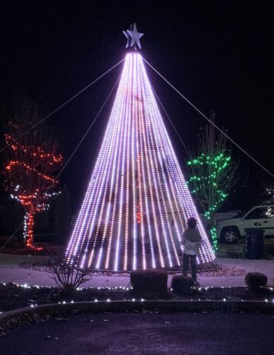 Radcliff city hall, community center ready for Christmas event | Local ...