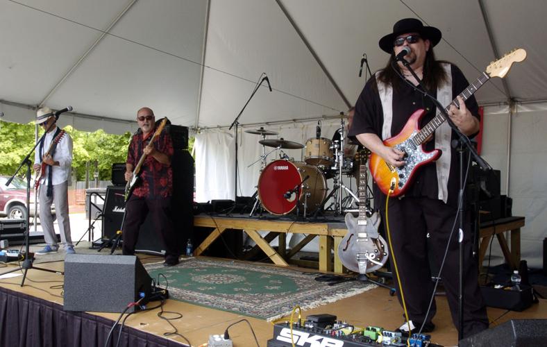 Who let the hogs out? | Local News | thenewsenterprise.com