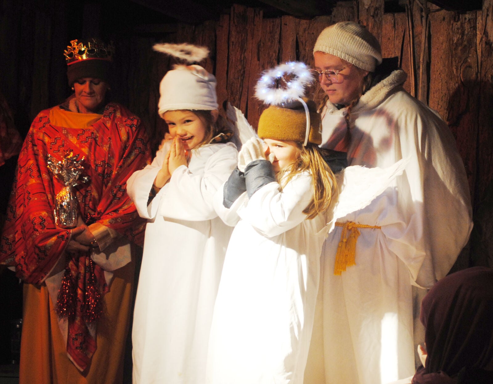 Knight family presents live Christmas message for 29 years | Local News ...