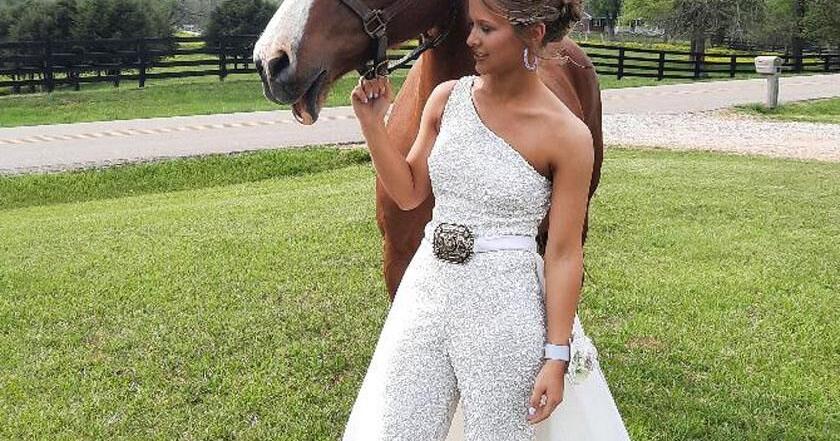 High school senior rides to prom on horseback | Tuesday's Teen ...