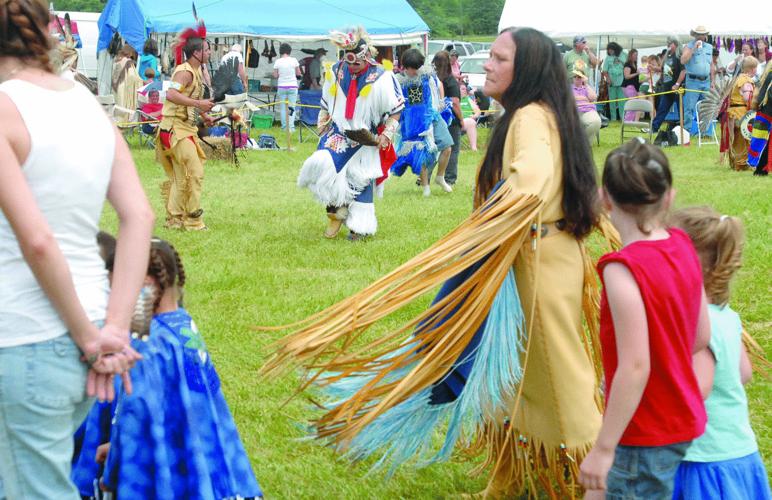 Hundreds attend Native American gathering | News | thenewsenterprise.com