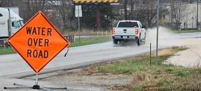 Heavy rain creates road hazards | Local News | thenewsenterprise.com