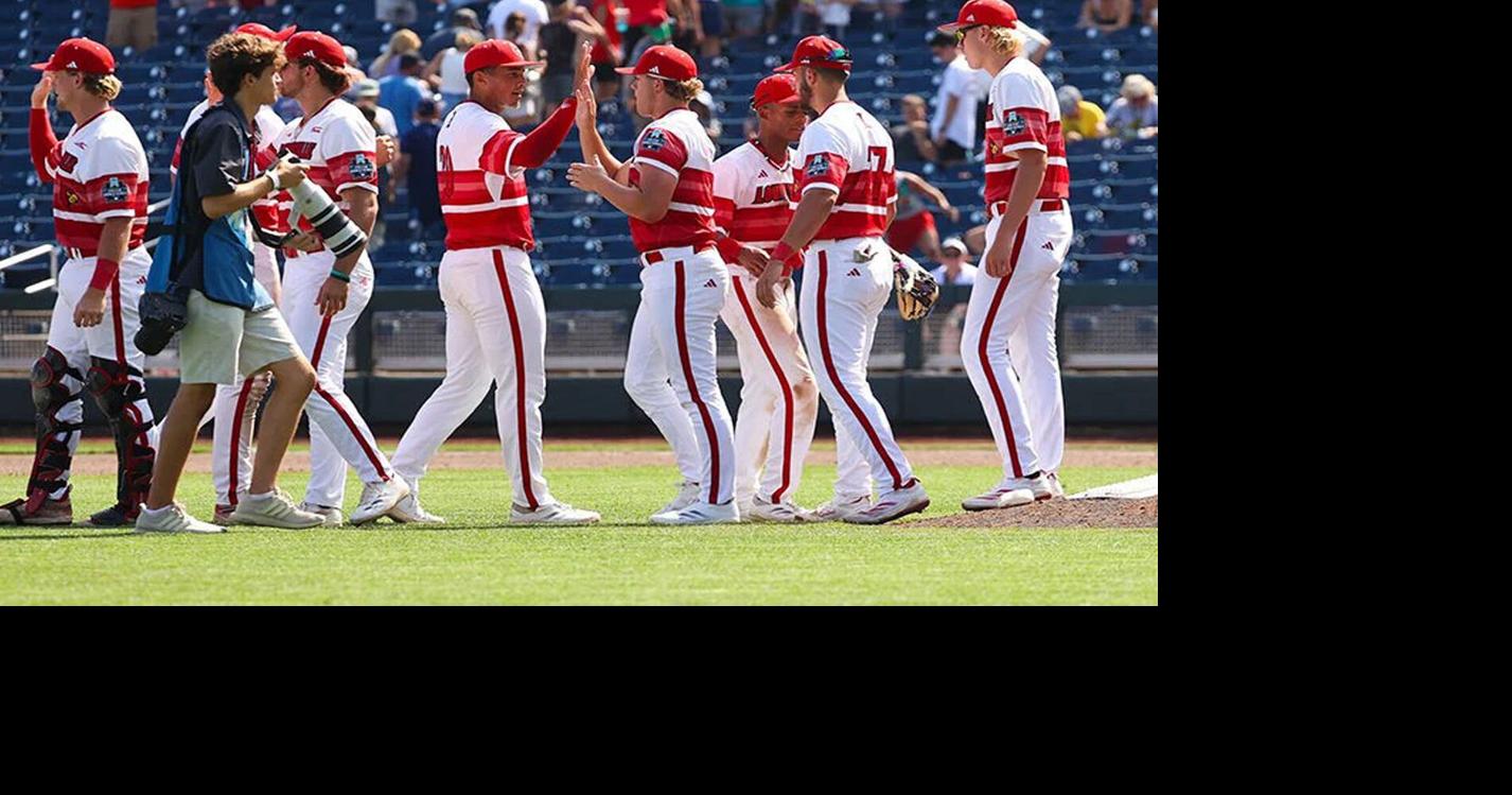Cards rally for 6 runs in 8th to top Arizona, stay alive in CWS ...