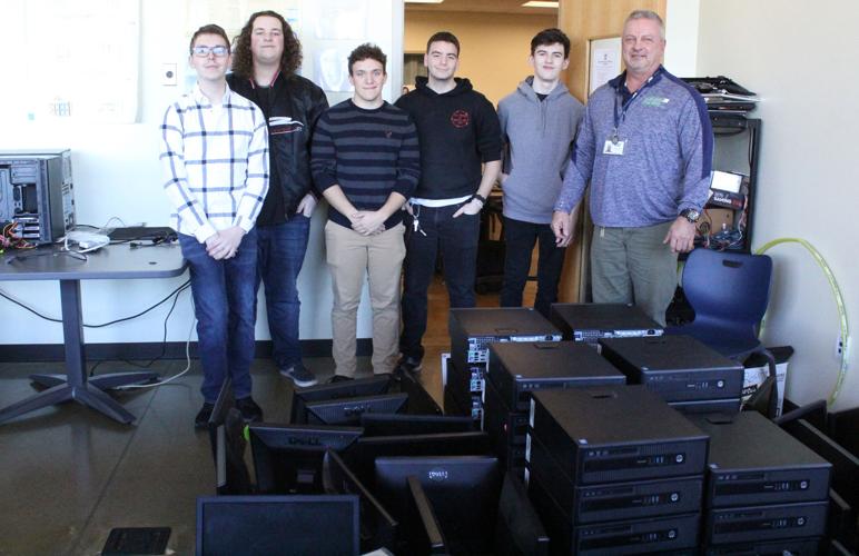 High school students spread computer cheer | Local News ...