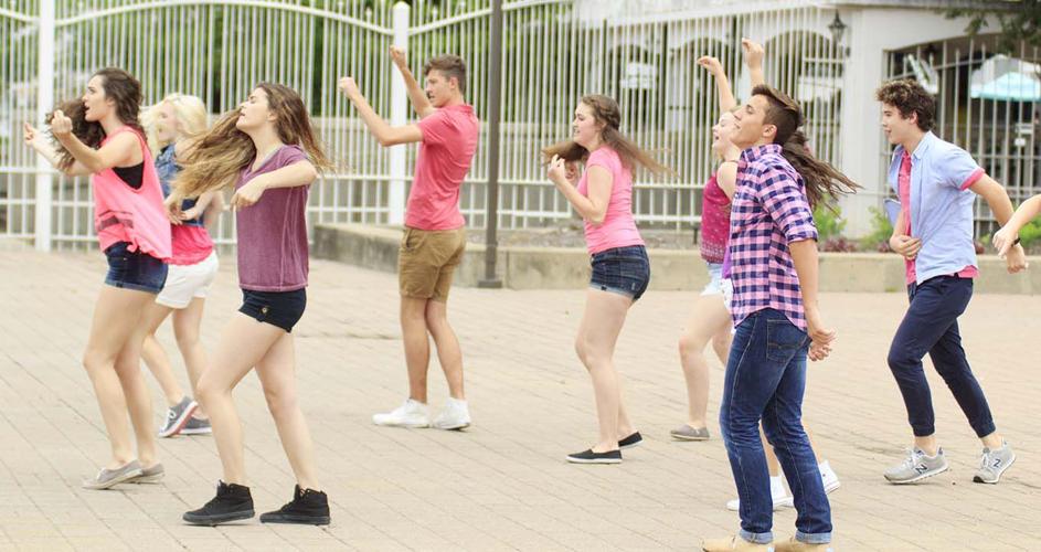 Flash mob proposal takes Elizabethtown woman by surprise | Local News ...