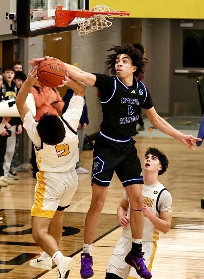 Trojans knock off Woodford on the road | Sports | thenewsenterprise.com