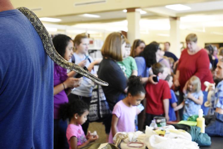 Man shares tales of scales at library | Local News | thenewsenterprise.com