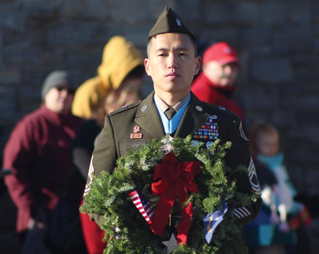 Wreath laying provides a lesson at veteran cemetery | Local News ...
