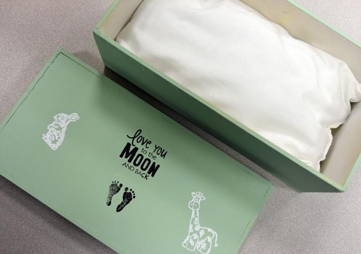 Healing together: Moms start support group for miscarriage, stillbirth ...