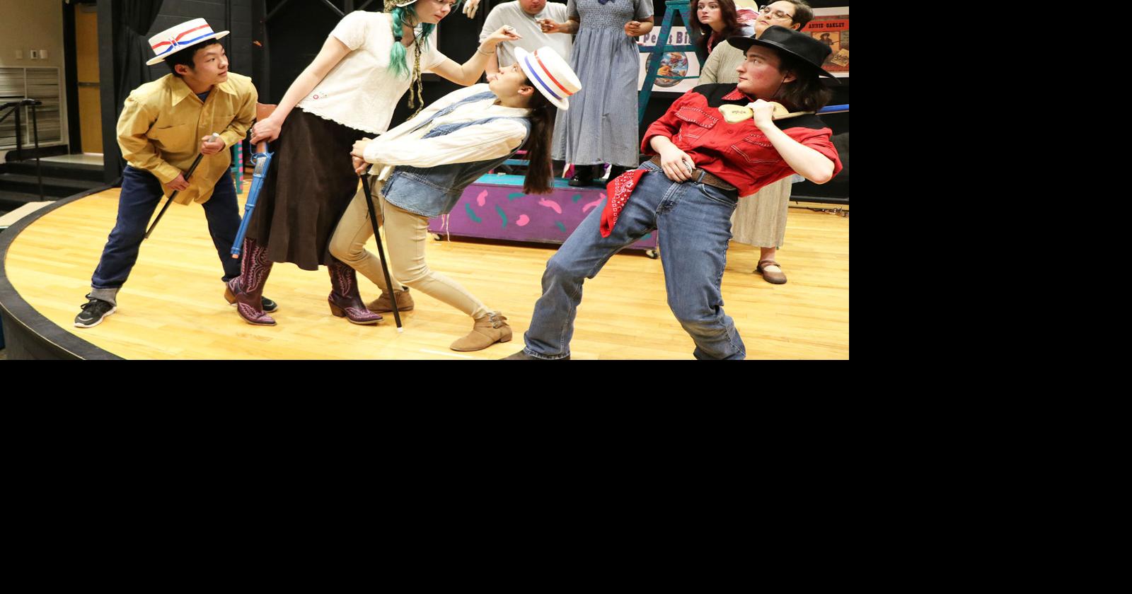 Toy Box Theater spurs imagination | Pulse | thenewsenterprise.com