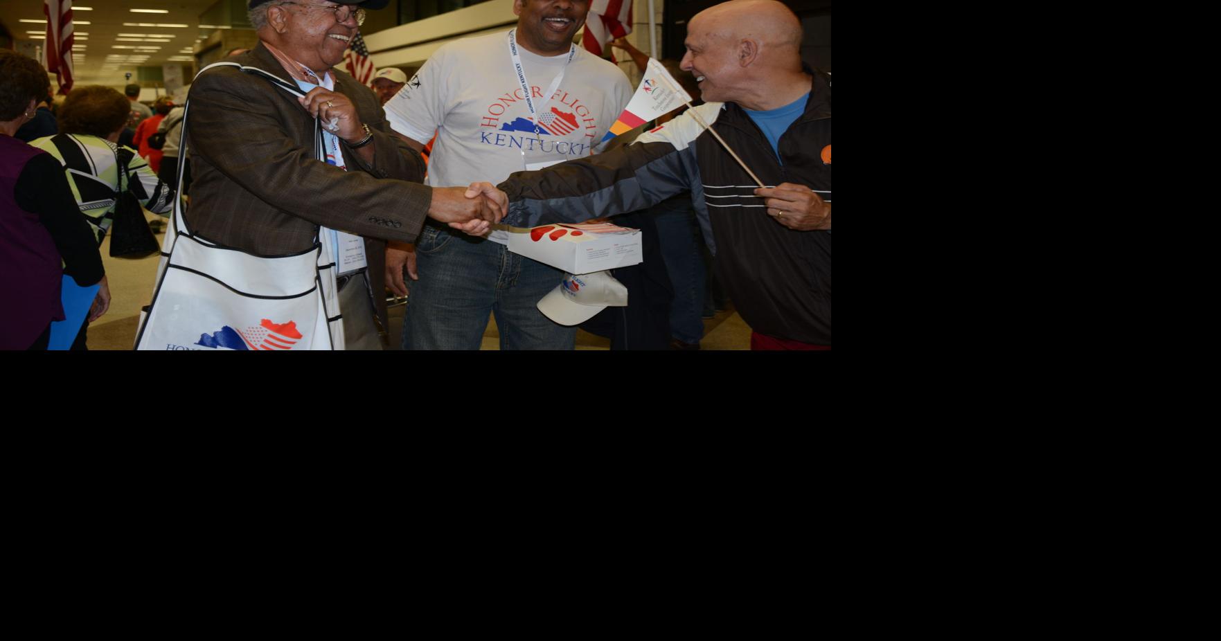 Two Hardin County veterans embrace Honor Flight trip | Local News ...