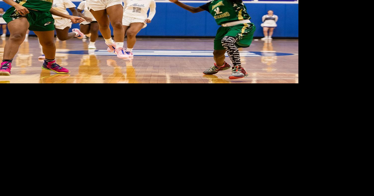 Versatile player Isom steps into leadership role for senior season ...