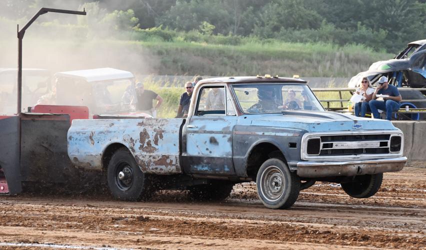 Crowds gather for truck and tractor pulling | Local News ...