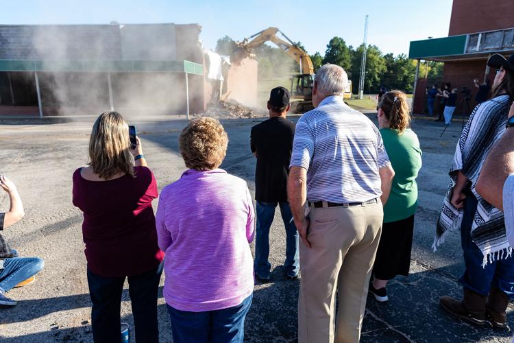 Radcliff community says goodbye to Redmar Plaza | Local News ...