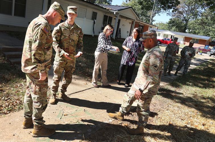 New garrison commander, key officials survey Knox neighborhood | Local ...