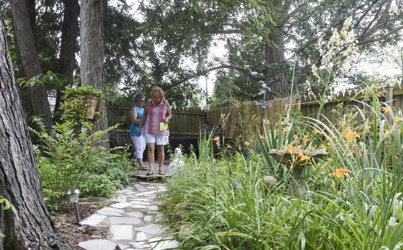 Touring the gardens | Local News | thenewsenterprise.com