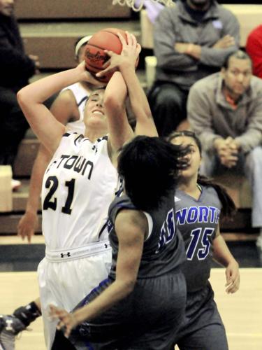 GIRLS' PREP HOOPS: Stinson, Warden shoulder load for E'town in victory ...