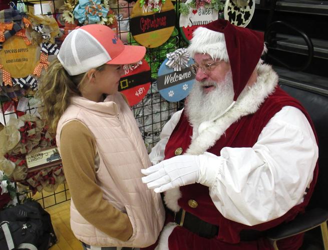 More than 100 vendors carry on tradition at North Pole | Local News ...