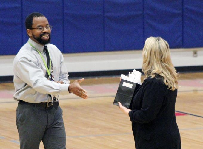 Bluegrass Middle School honors local veterans | Local News ...