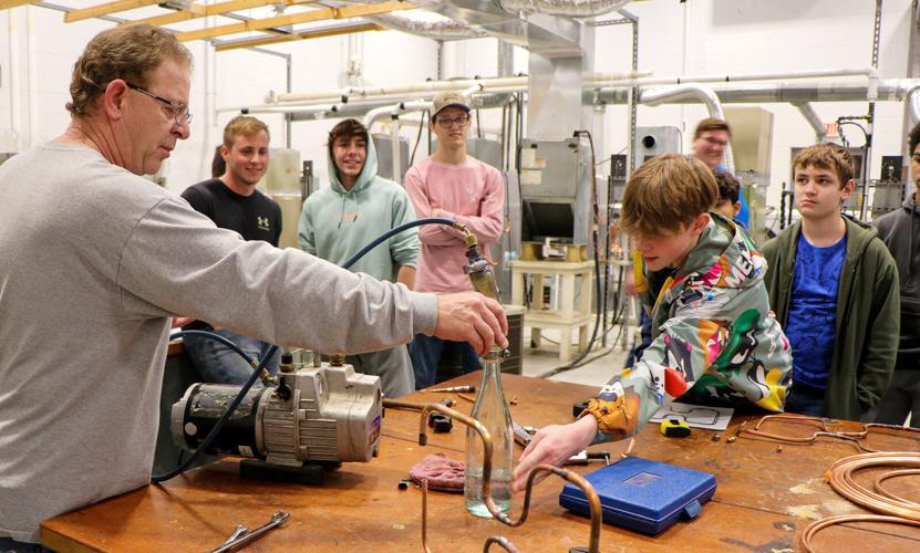 TK Stone students take hands-on tour at ECTC | Education | thenewsenterprise.com