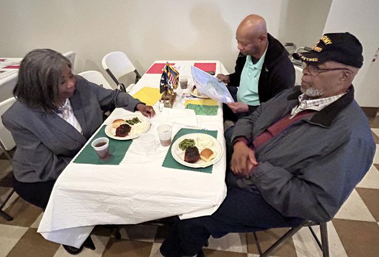 Vietnam veterans gather for dinner celebrating service | Local News ...