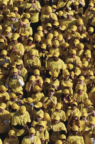 Human ribbon shatters world record | News | thenewsenterprise.com