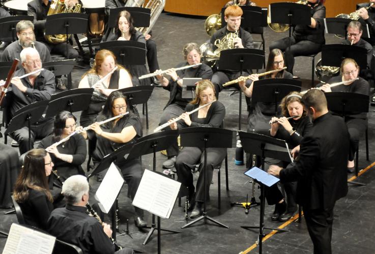 Heartland Winds provide fun-filled Christmas concert | Local News ...