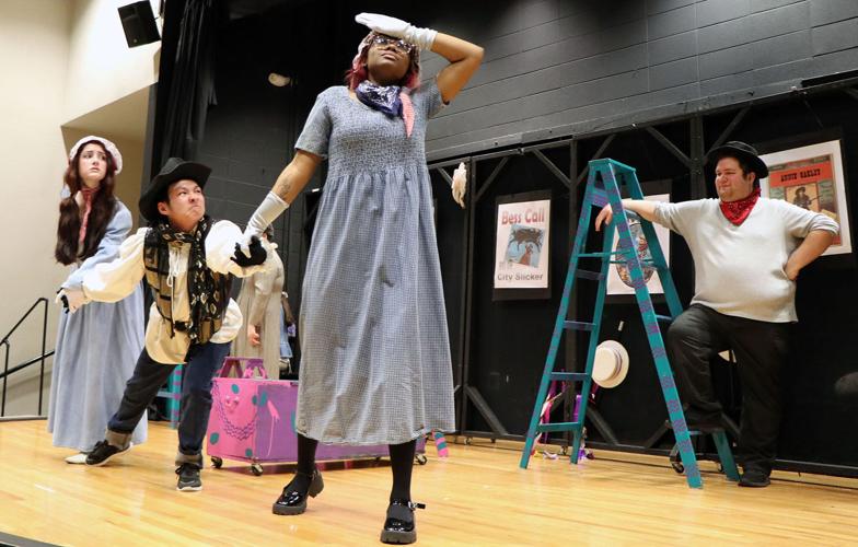 Toy Box Theater spurs imagination | Pulse | thenewsenterprise.com