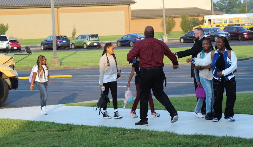 Hardin County Schools students head into first day | Local News ...