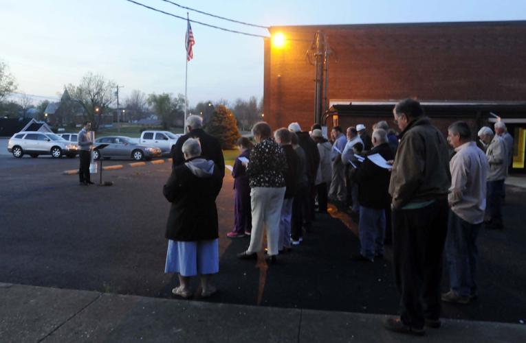 Photo: Sonora residents celebrate Easter with sunrise service | Local ...