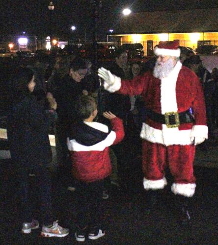 Christmas bonds Radcliff community | Local News | thenewsenterprise.com