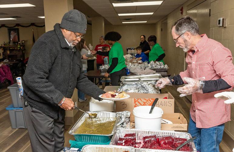 Community dinner gives big family feel for holiday meal | Local News ...