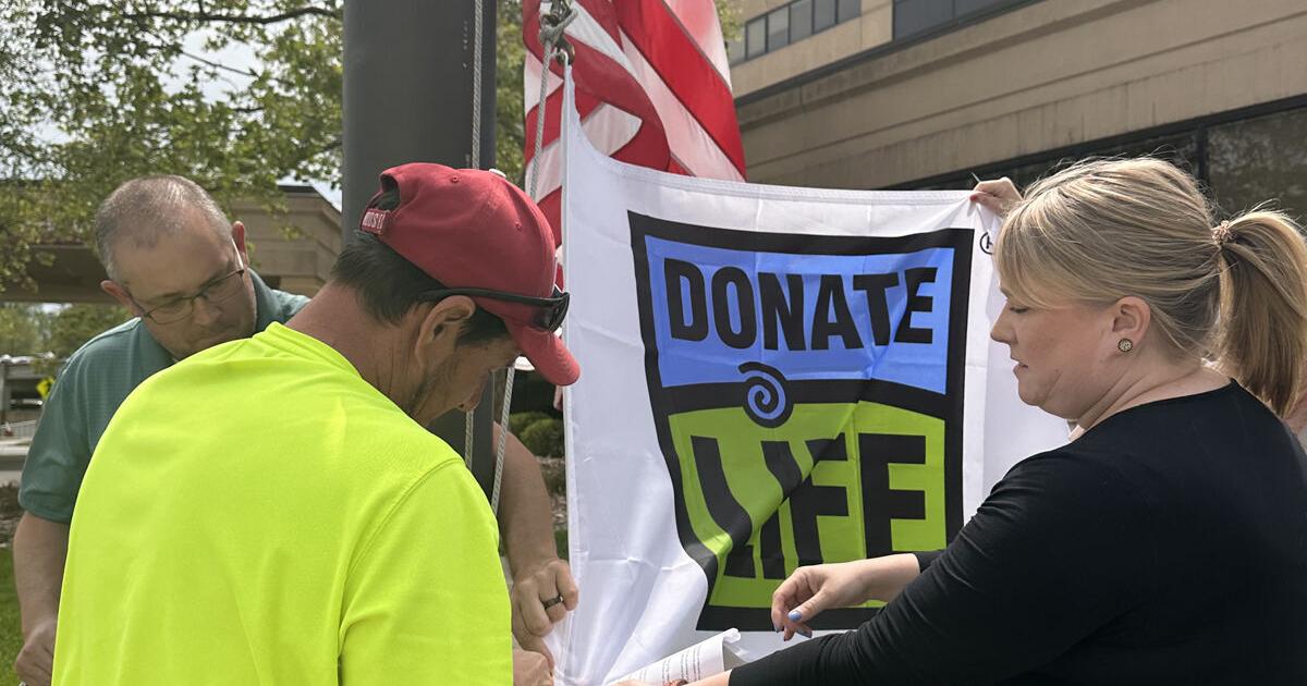 Local mother shares about life-saving gift for son at Donate Life flag ...