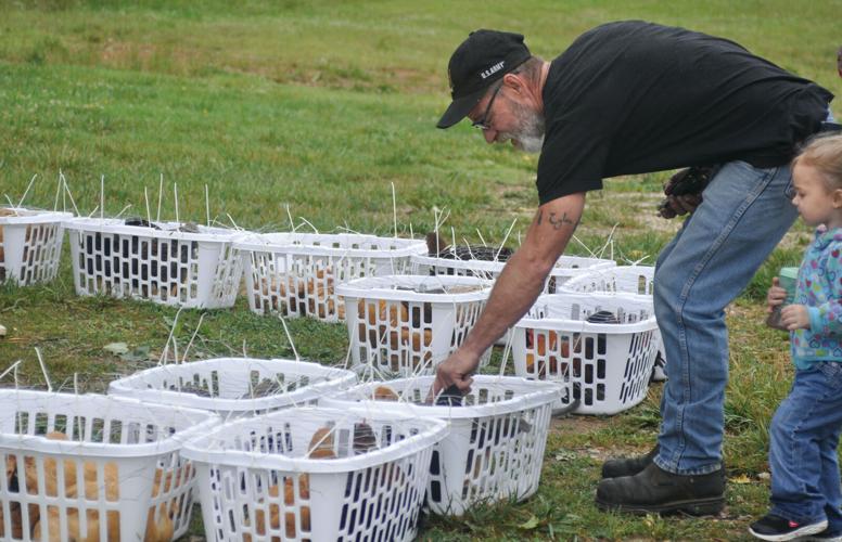 Chicken lovers flock to swap | Local News | thenewsenterprise.com