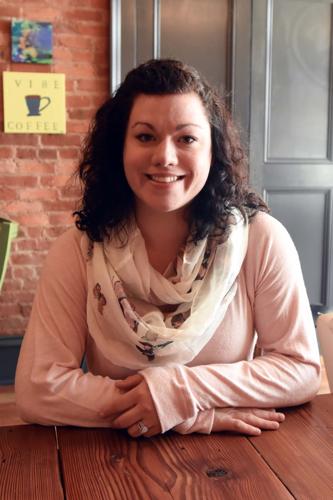 Elizabeth Spann plays violin and fiddles around | Wednesday's Woman ...