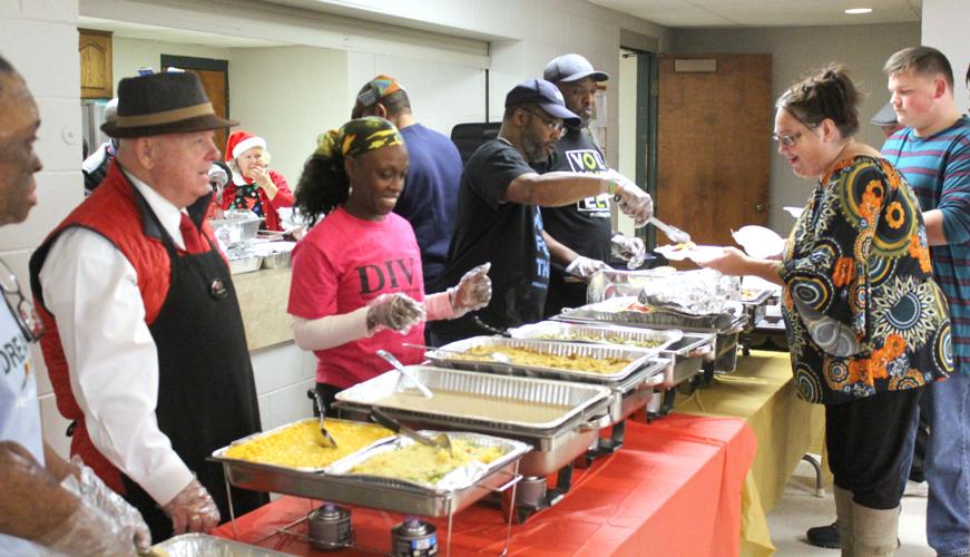 Radcliff community dinner brings Christmas blessings | Local News ...