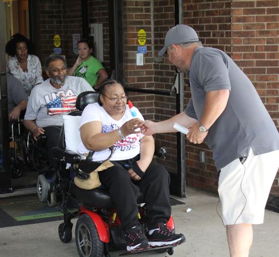 Radcliff police help youngsters beat the heat with Popsicles | Local ...
