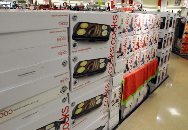 Stores prep for year's biggest shopping day | Local News ...