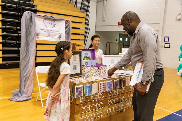 Young entrepreneurs find success at business fair | Local News ...