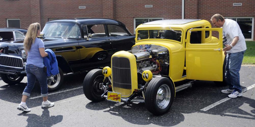 Photos: Smokin' rides and good food | Local News | thenewsenterprise.com