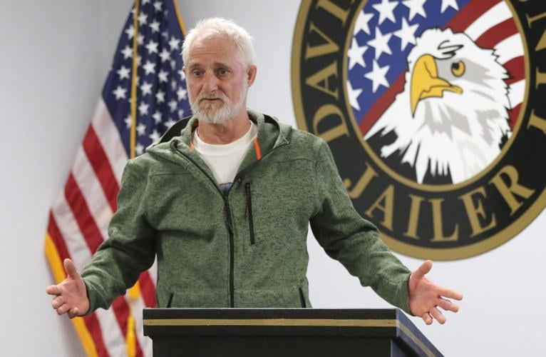 Inmates, others recognized for saving driver from burning truck | Local ...