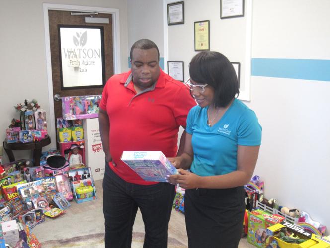 Elizabethtown medical clinic helps to collect Toys for Tots | Local ...