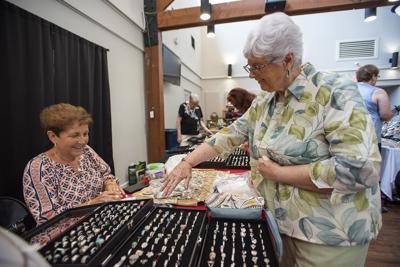 Christmas comes early with Radcliff Woman’s Club event | Local News ...