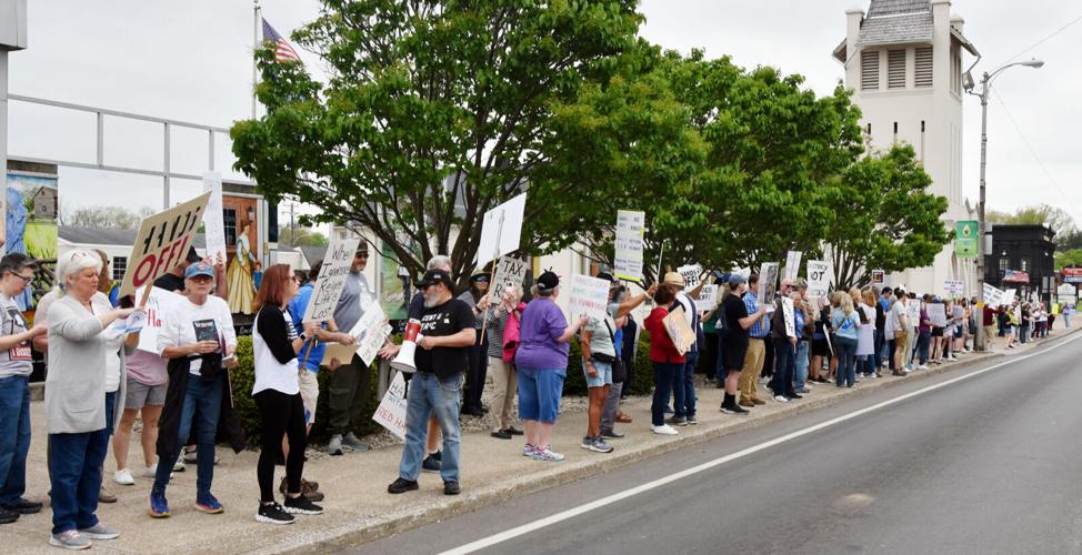 Protesters voice displeasure during Hands Off! Rally | Local News ...